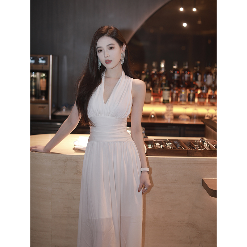 Nicky 法式白色秋季v领连衣裙女礼服设计感新款气质小香风高级感 淘宝网