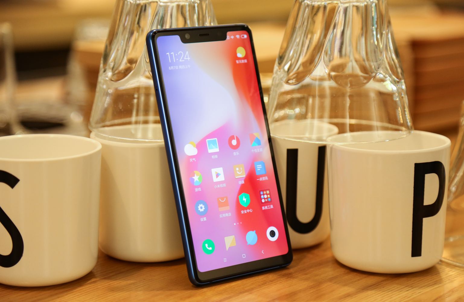 骁龙670的手机,麒麟_大山谷图库