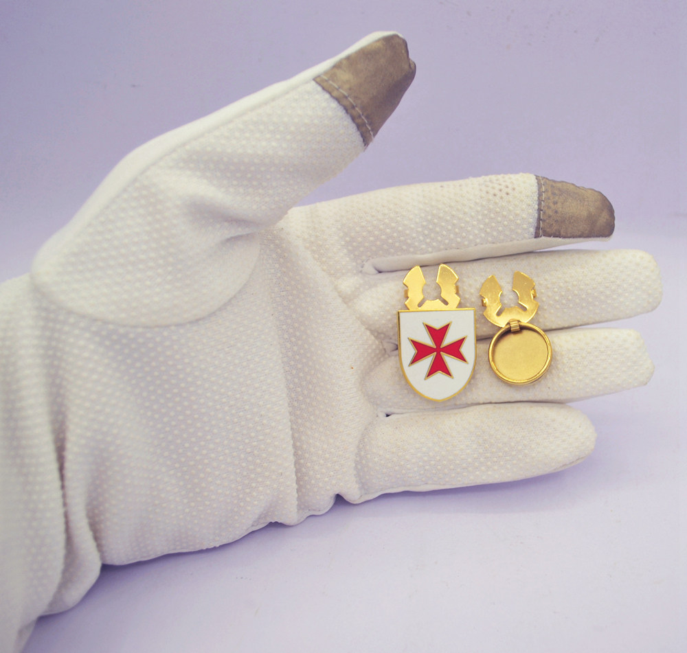 Knights of St John's Knights of Malta Shield Pattern Men's Button Gold ...